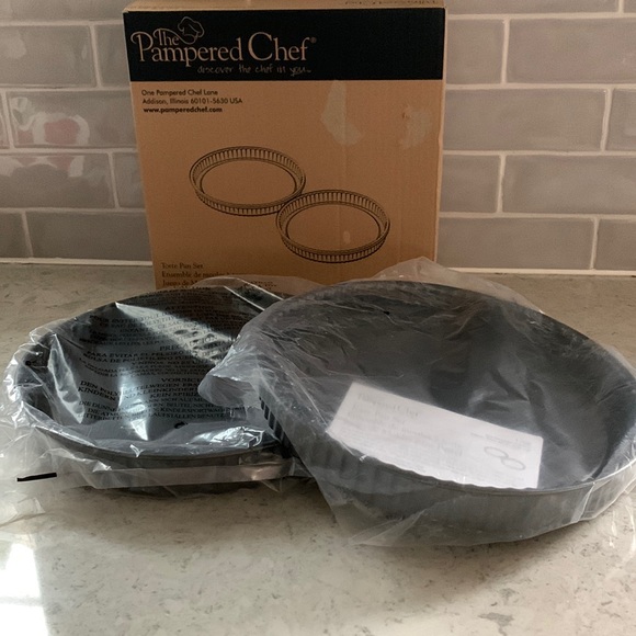 Pampered Chef | Kitchen | New The Pampered Chef Torte Pan Set 76 Pans ...